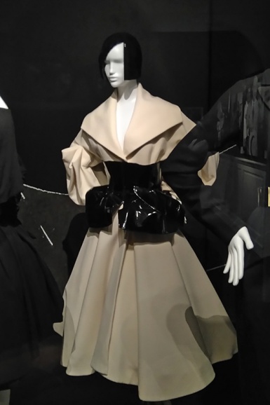 Dior Museum - The New Look Revolution - MISS VINYL BLOG - Poupées de ...