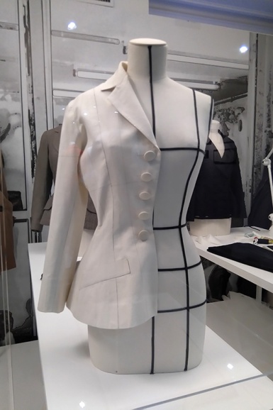 Dior Museum - The New Look Revolution - MISS VINYL BLOG - Poupées de ...