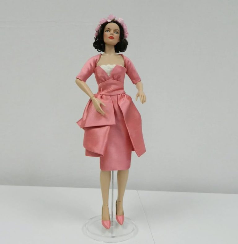 UFDC 2020 - Tonner - MISS VINYL BLOG - Poupées de collection UFDC 2020 - Tonner - MISS VINYL BLOG - Poupées de collection